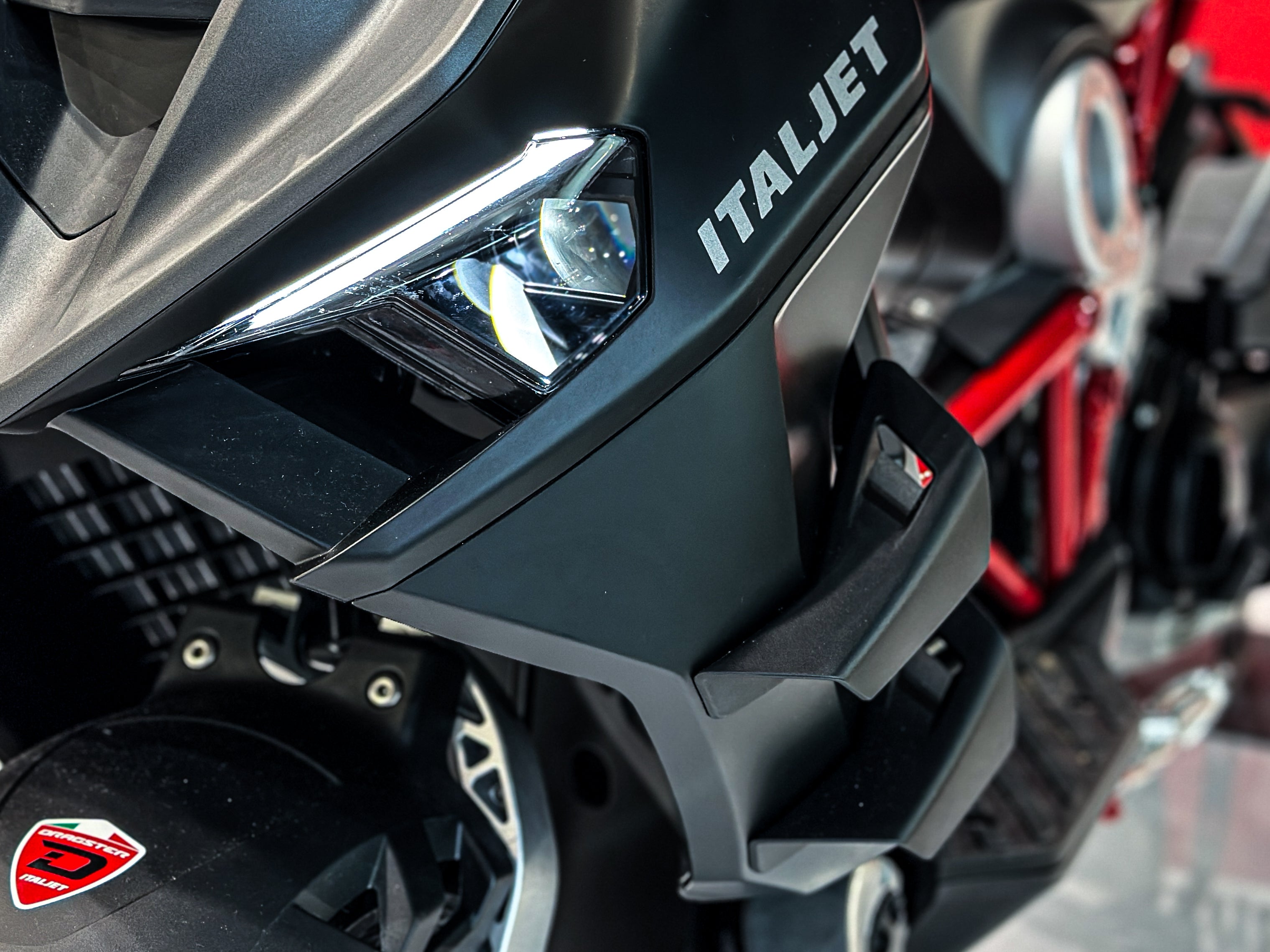 Accessories & Style – Italjet Motorcycles